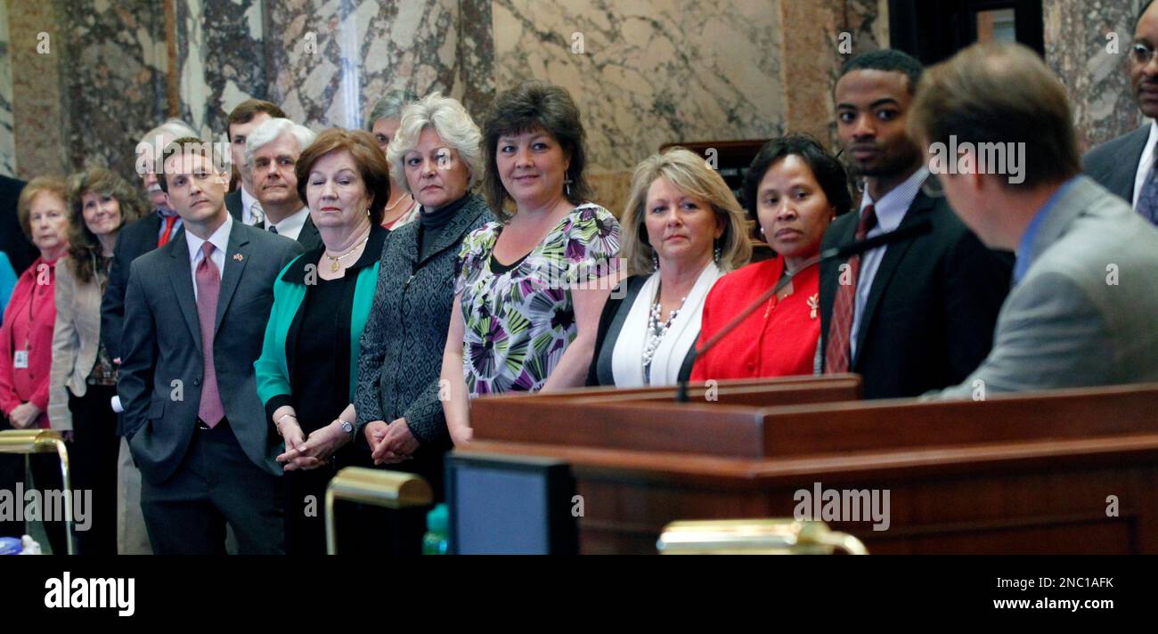 Senate staff is thanked by the President Pro-Tem Billy Hewes, R ...