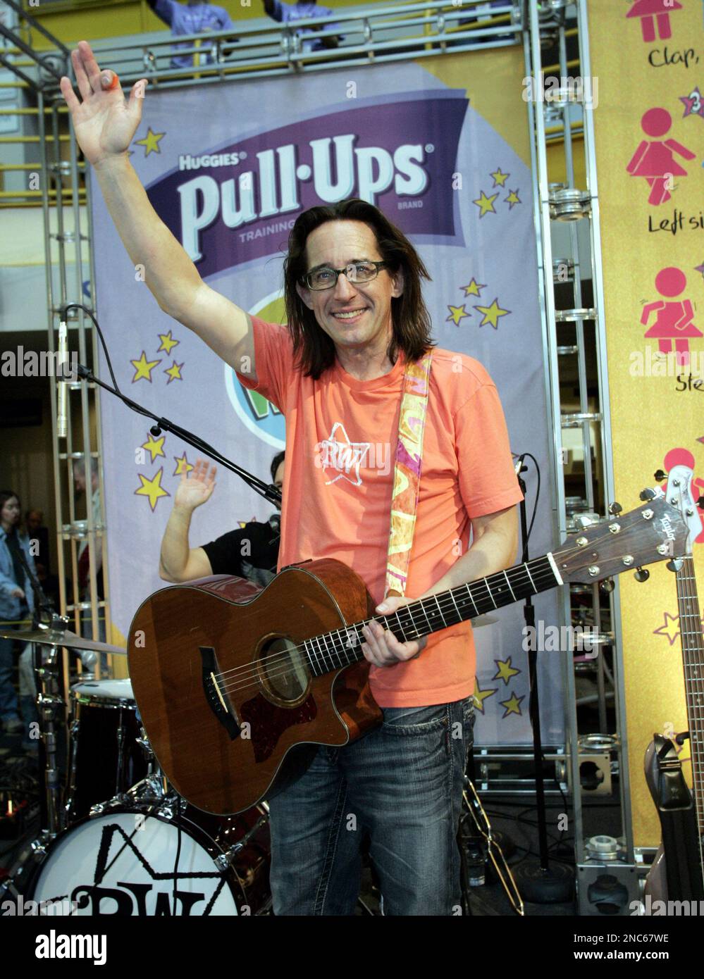 Singer Ralph performs at the Children's Museum in Indianapolis ...