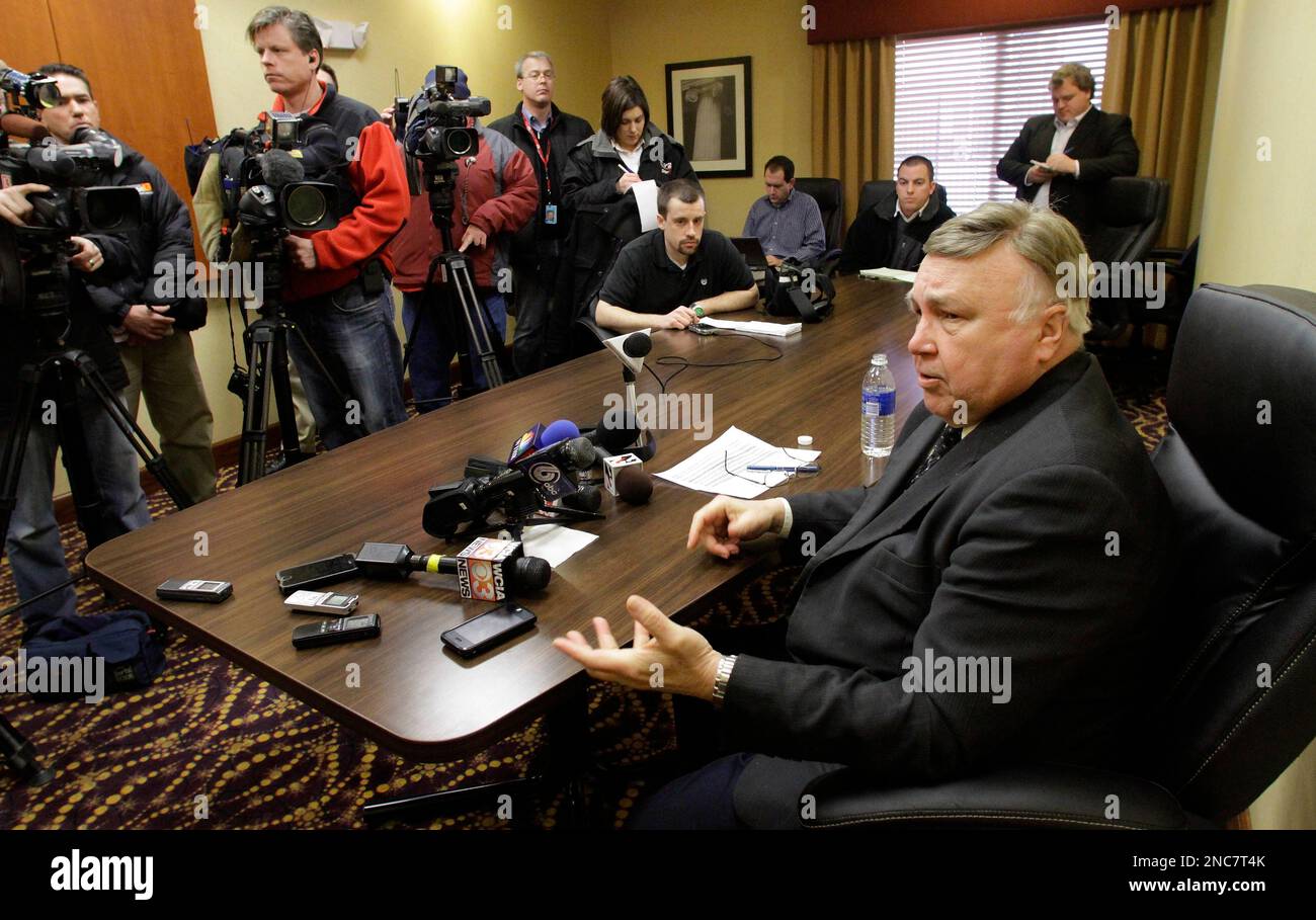 Indiana House Minority Leader, Pat Bauer, D-South Bend, speaks to ...