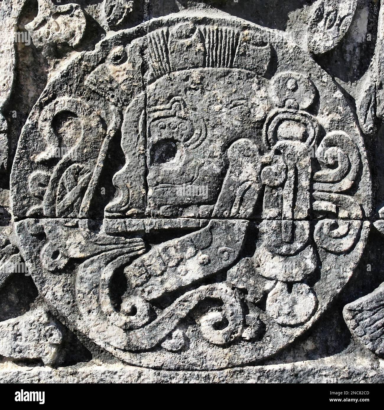 Die beeindruckende Mauer der Schädel (die Tzompantli) in der antiken ... Die beeindruckende Mauer der Schädel (die Tzompantli) in der antiken ...