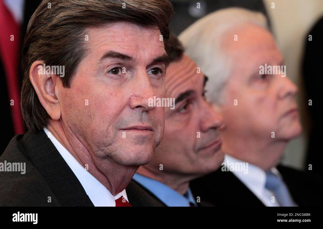 Alabama Gov. Bob Riley, left, sits with Senate President Pro Tem Del ...