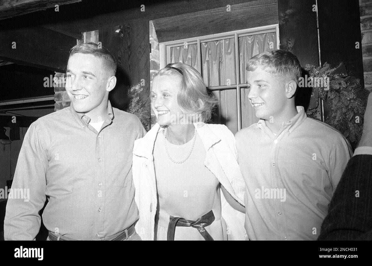 Sue Borman, wife of Col. Frank Borman, Apollo 8 commander, and their ...