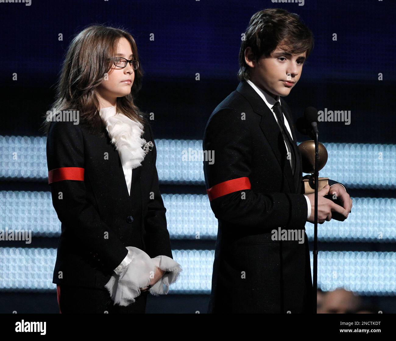 Michael Jackson's children Paris, left, and Prince Michael Jackson II ...