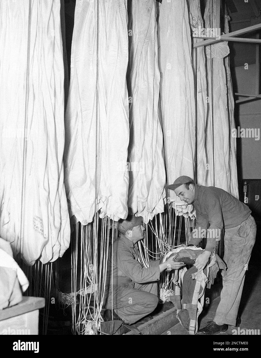 Sergeant Merle Mowery, left, of Womelsdorf, Pa., and Private Charles ...