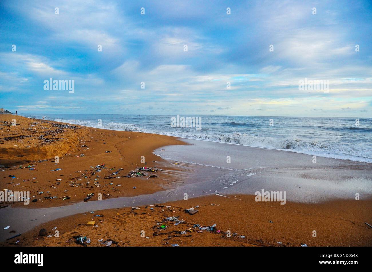 Mamba Point Beach ist der westlichste Teil der Stadt, eine kleine Halbinsel, die in den ...