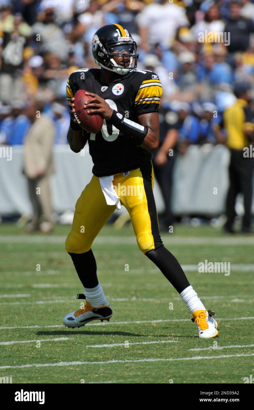 Pittsburgh Steelers quarterback Dennis Dixon looks to pass against the ...