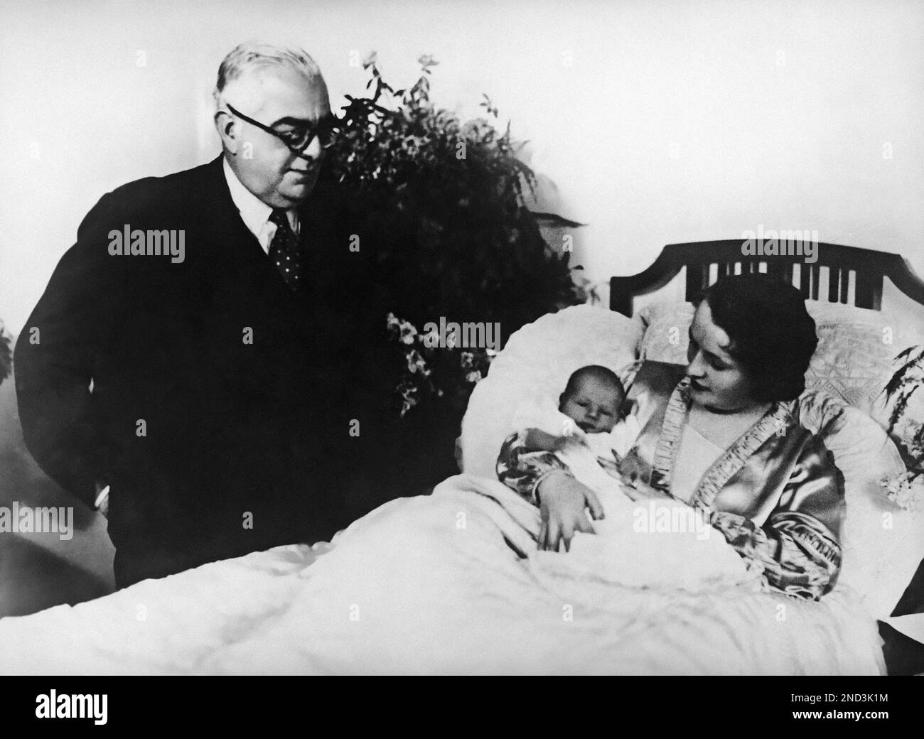 The Aga Khan III Sultan Sir Mahommed Shah visits the Begum, formally ...