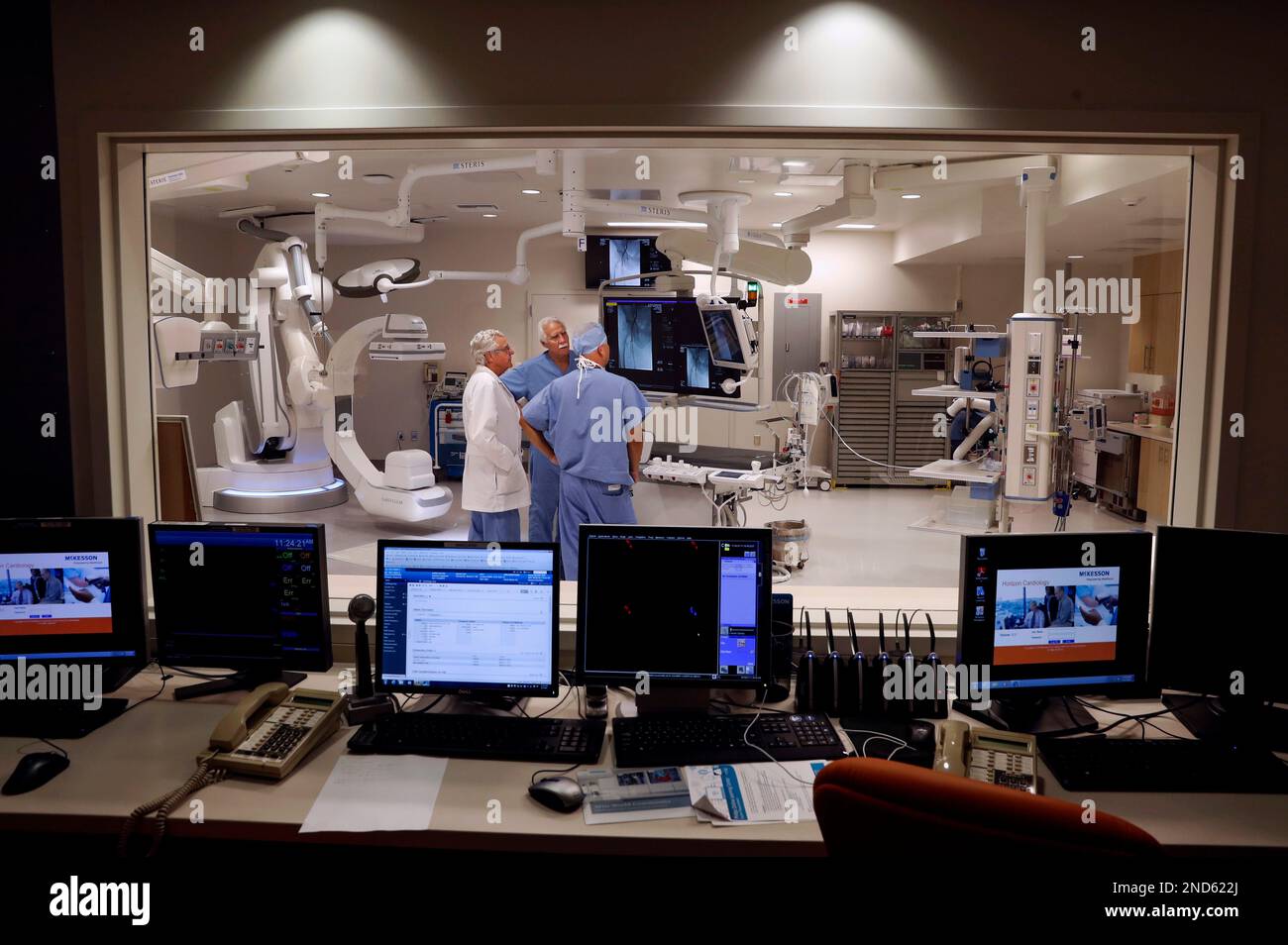 (l to r) Dr. Robert Murray, chief medical officer of St. Mary's, Dr ...
