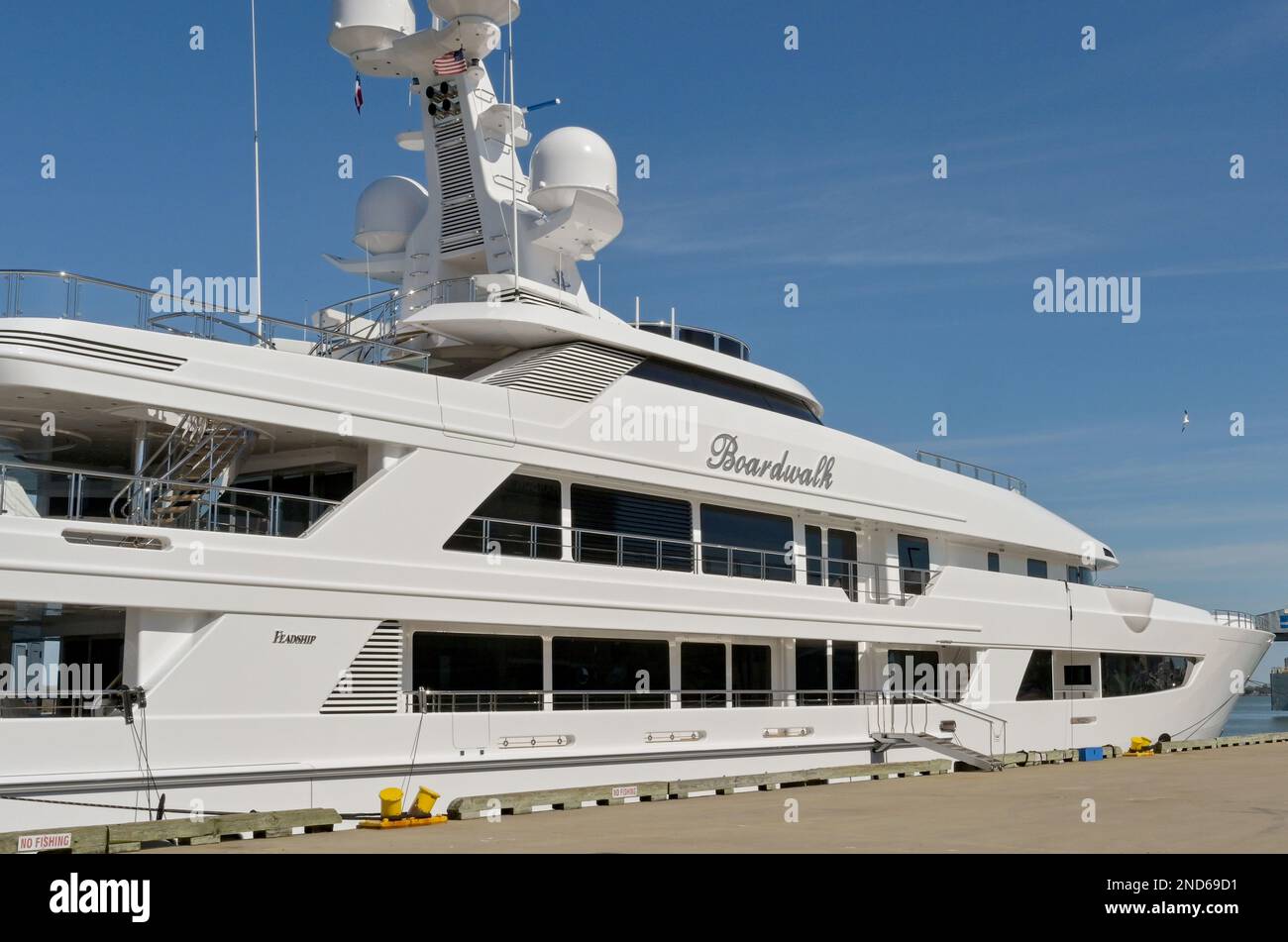 Galveston, Texas - Februar 2023: Luxus-Superyacht Boardwalk im Besitz ...
