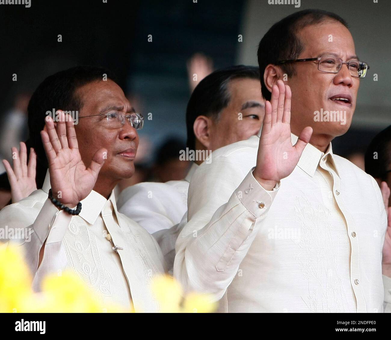 President Benigno Aquino III, right, and Vice President Jejopmar Binay ...