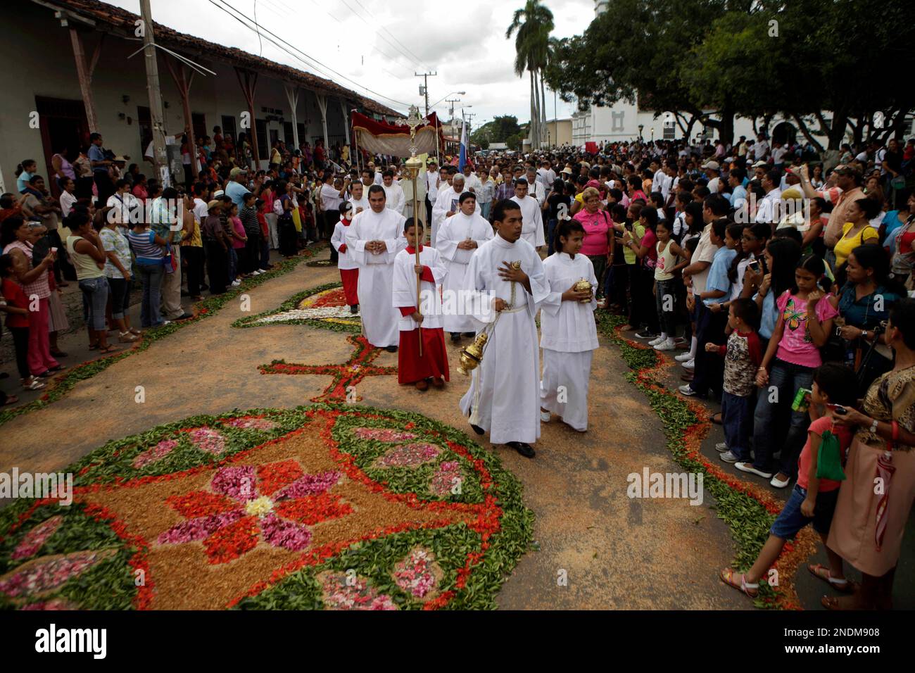 People attend the Catholic feast of Corpus Christi in La Villa, Panama ...