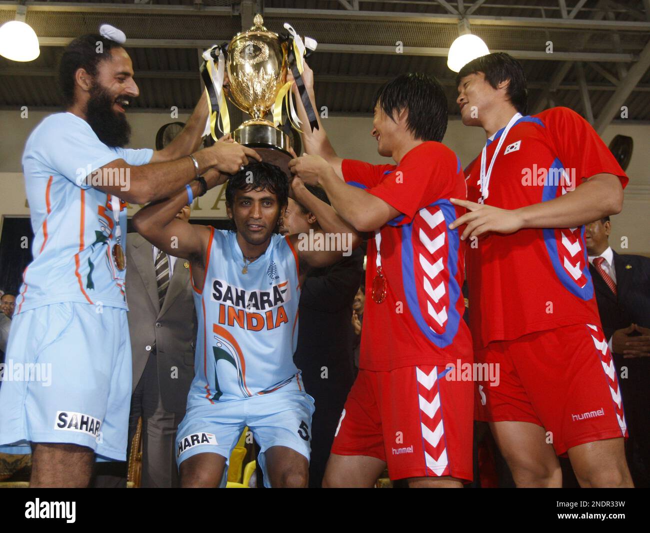 India's Singh Rajpal, left, Arjun Halappa, second from left, South ...