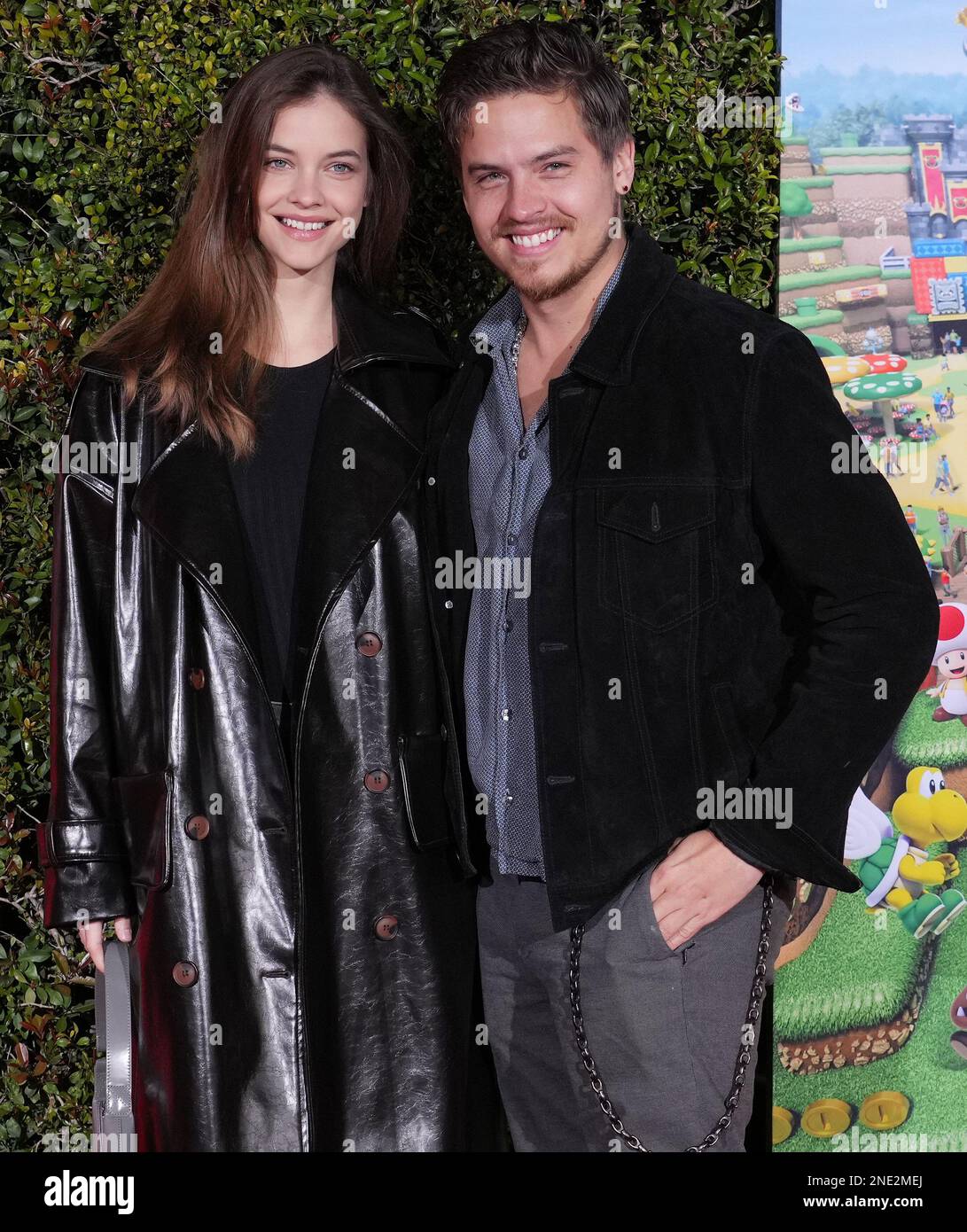 (L-R) Barbara Palvin und Dylan Sprouse bei der SUPER NINTENDO WORLD ...