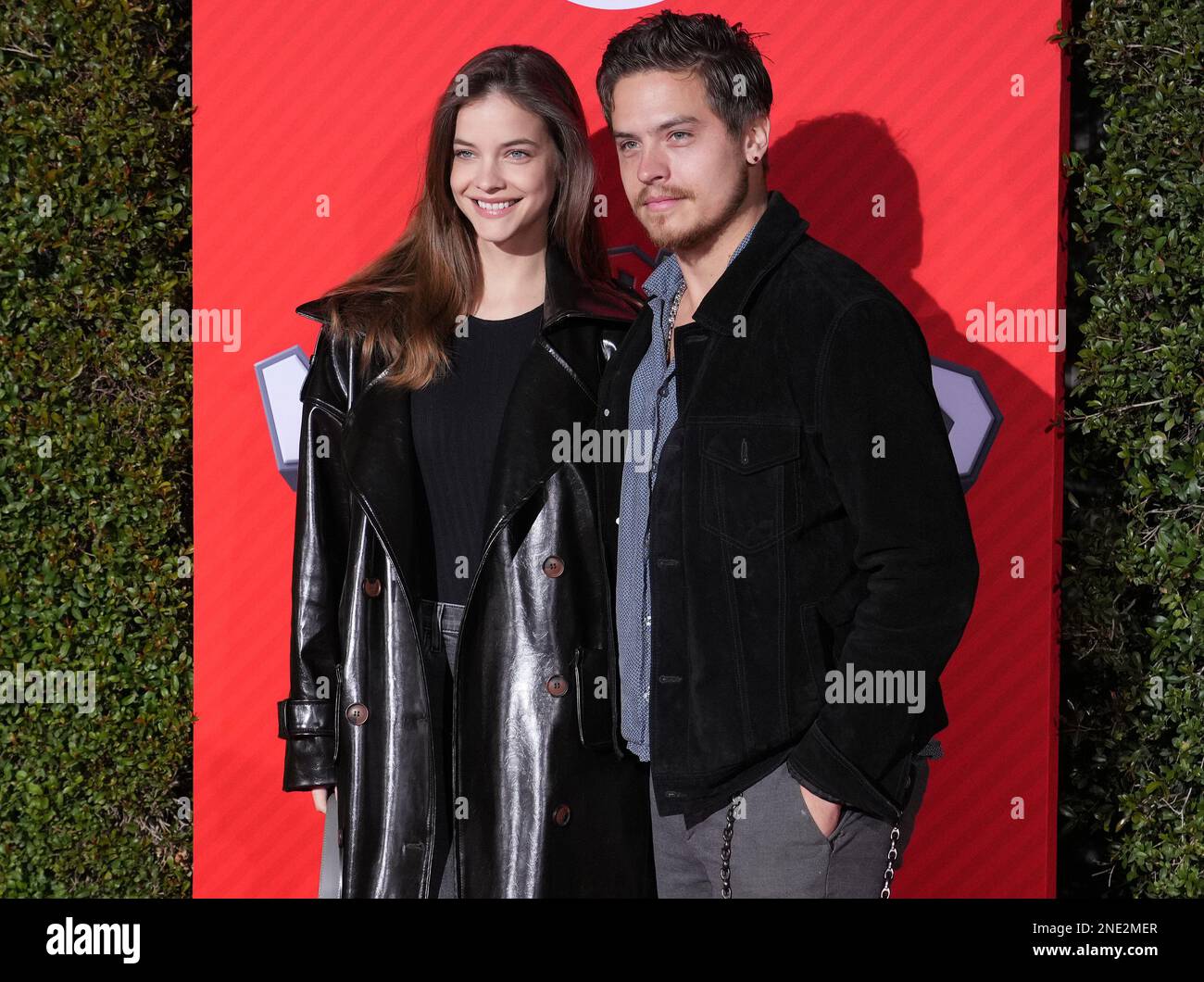 (L-R) Barbara Palvin und Dylan Sprouse bei der SUPER NINTENDO WORLD ...