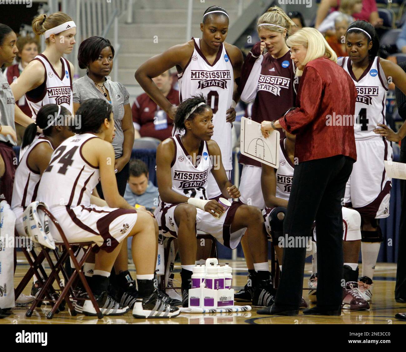 Mississippi State's coach Sharon Fanning-Otis, right, talkjs to the ...