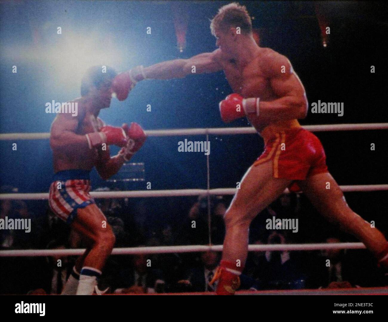 Dolph lundgren 1985 -Fotos und -Bildmaterial in hoher Auflösung – Alamy