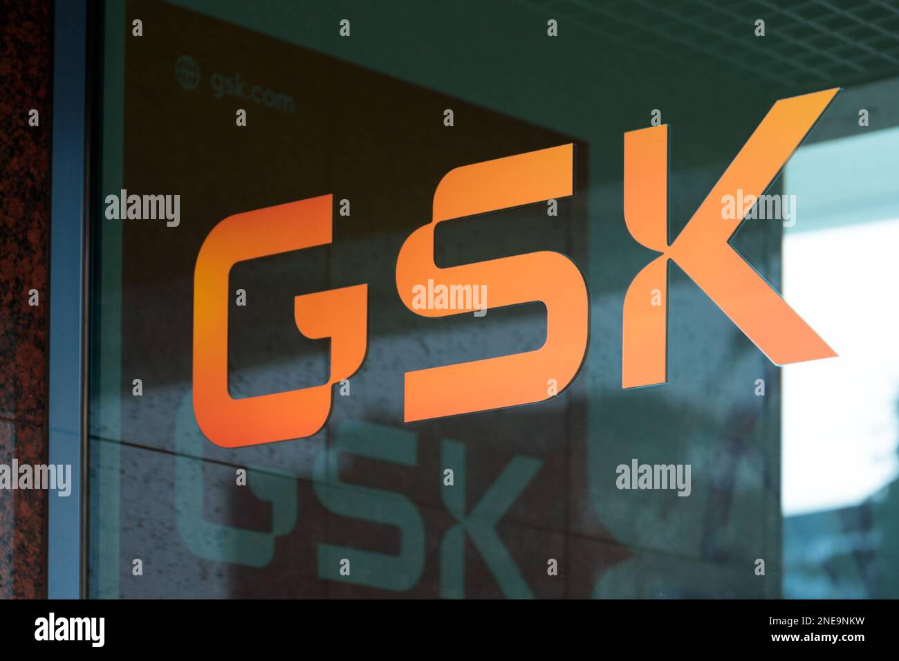 Posen, Polen - 16. Februar 2023 GlaxoSmithKline NEUES LOGO. GaxoSmithKline, auch GSK genannt ...