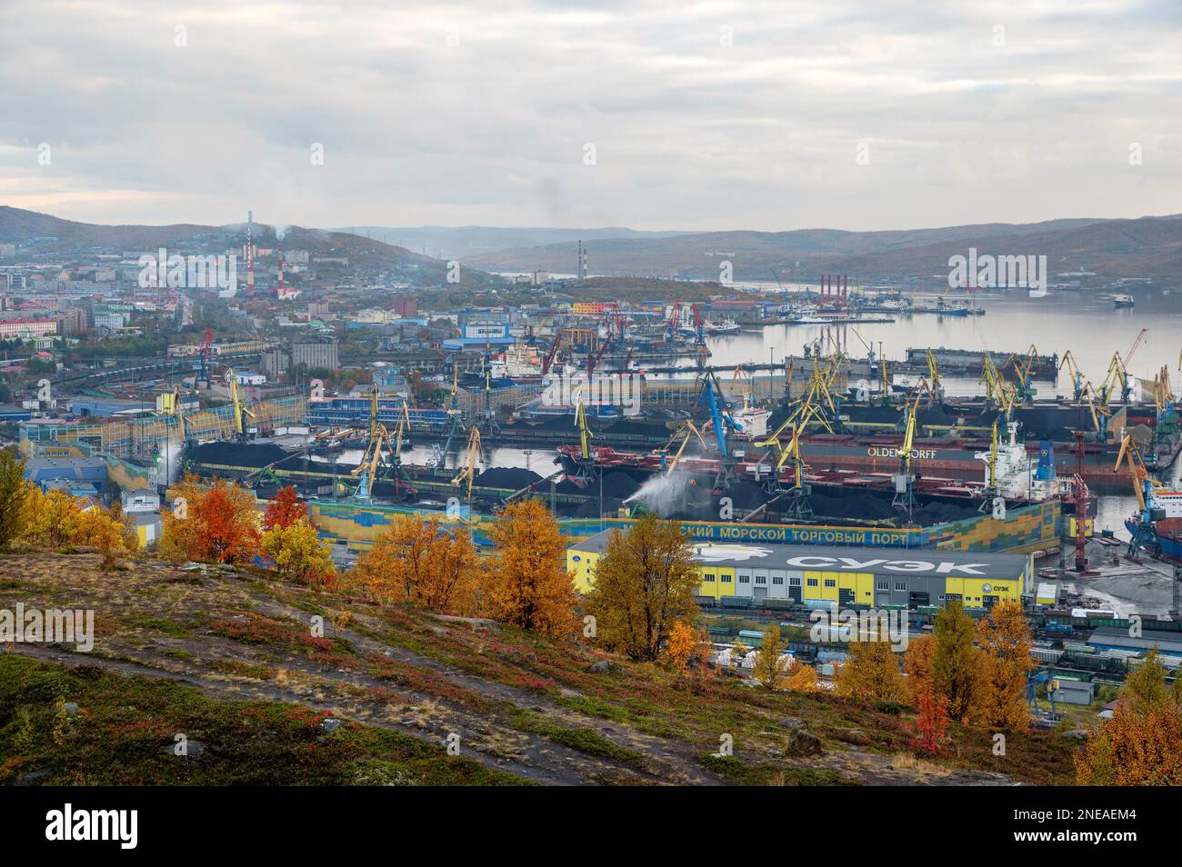 MURMANSK, RUSSLAND - 17. SEPTEMBER 2021: Kommerzieller Seehafen ...