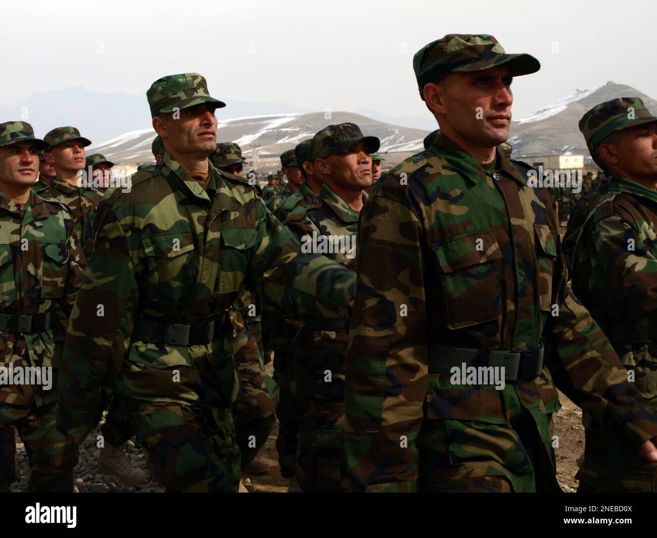 Afghan soldiers undergo basic military training following instructions ...