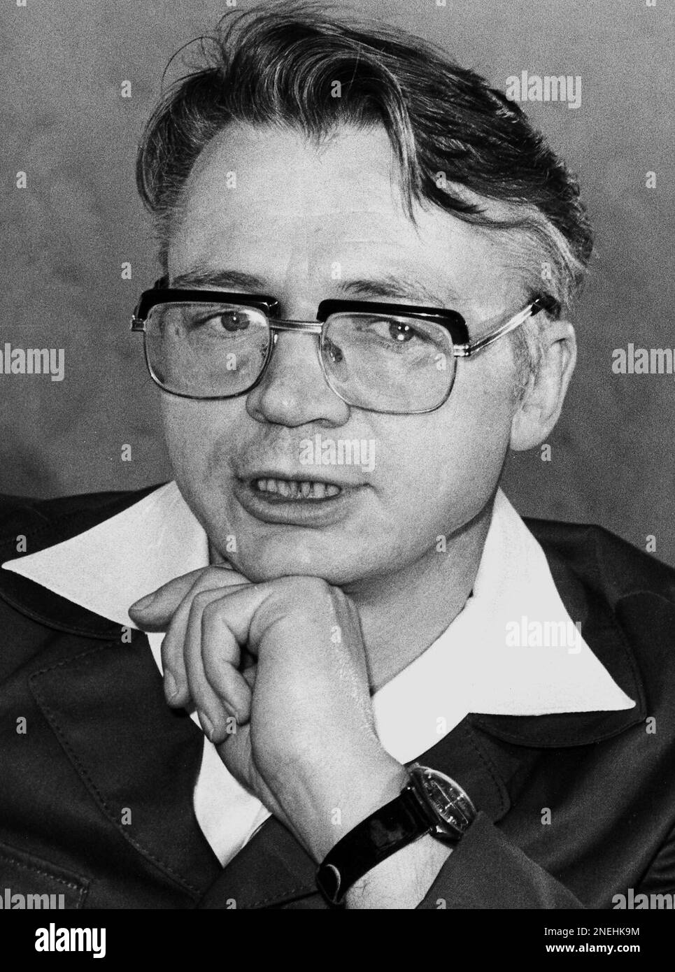 FILE - East German dissident author Rudolf Bahro addresses first news ...