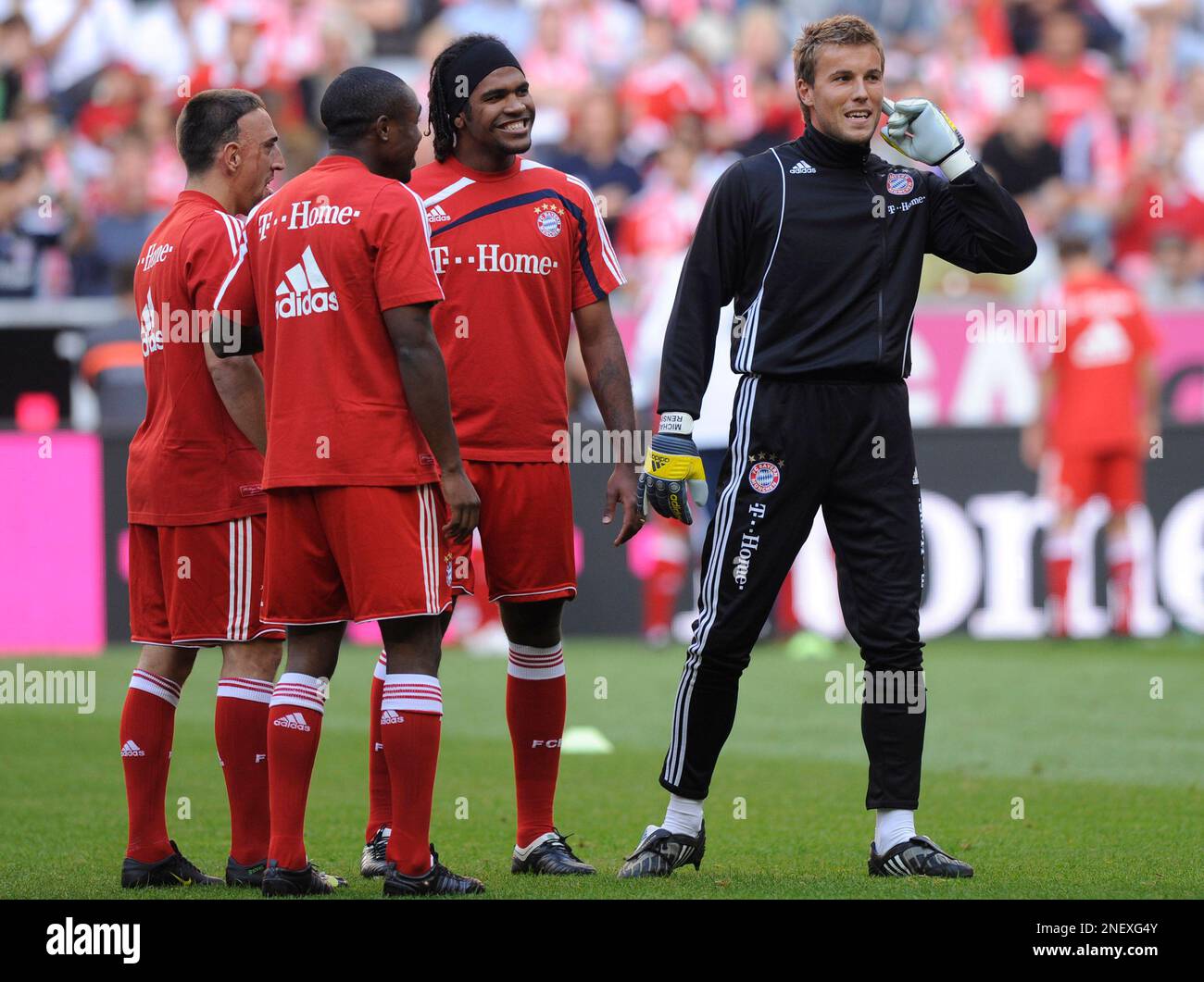 Munich's Franck Ribery, Edson Braafheid and Breno joke with goalkeeper ...