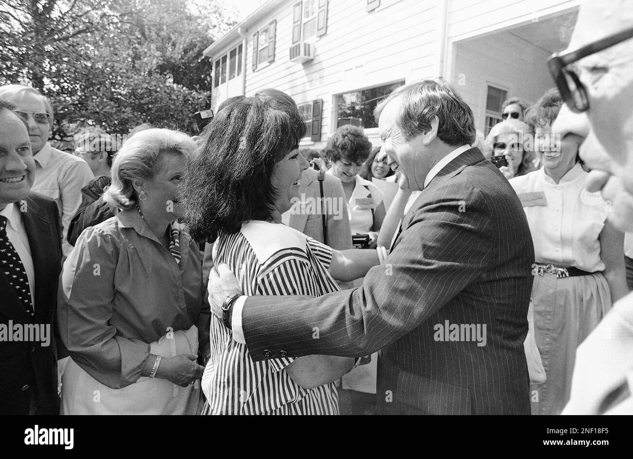 Elizabeth Taylor Warner wife of Sen. John Warner, R-Va., greets ...