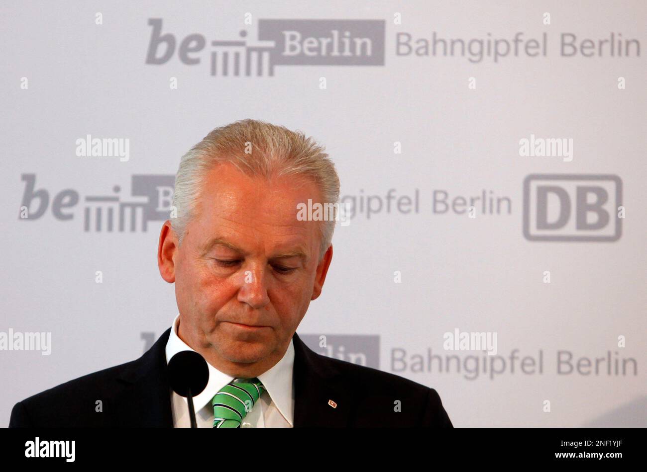 Ruediger Grube, Vorstandsvorsitzender der Deutschen Bahn, nimmt am ...