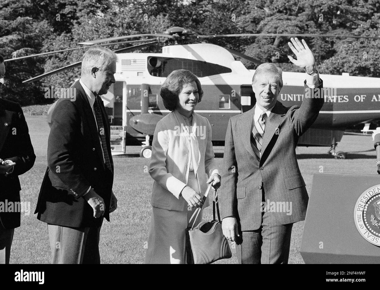 President Jimmy Carter waves on the South Lawn of the White House, June ...