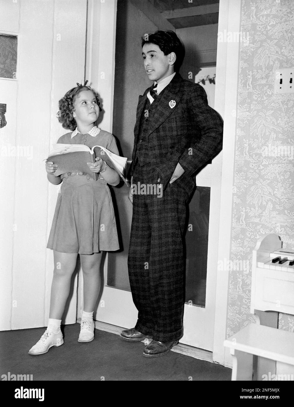 Shirley Temple gets the first leading man of her screen career in her ...