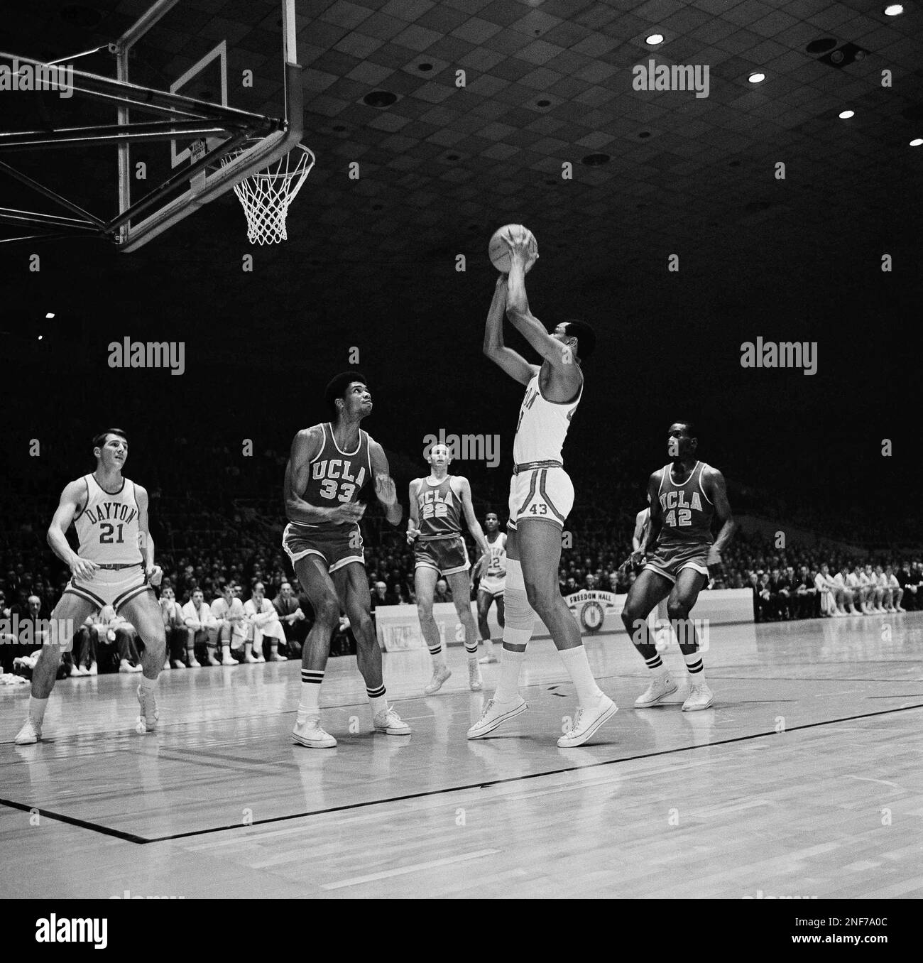 Dayton’s path to possible field goal is dimmed by long arm and big hand ...