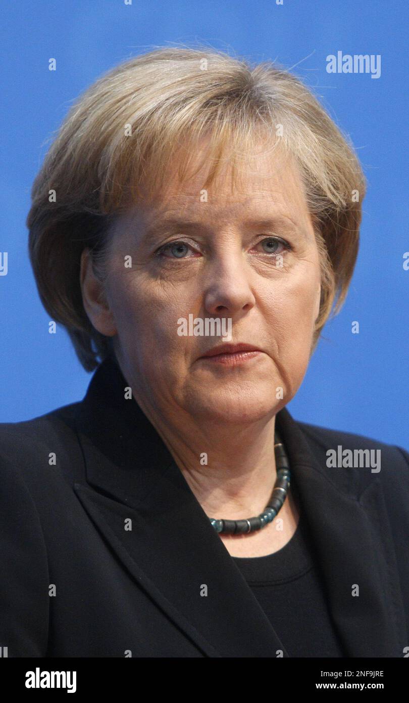 Bundeskanzlerin Angela Merkel, nimmt am Montag, 19. Jan. 2009, in ...