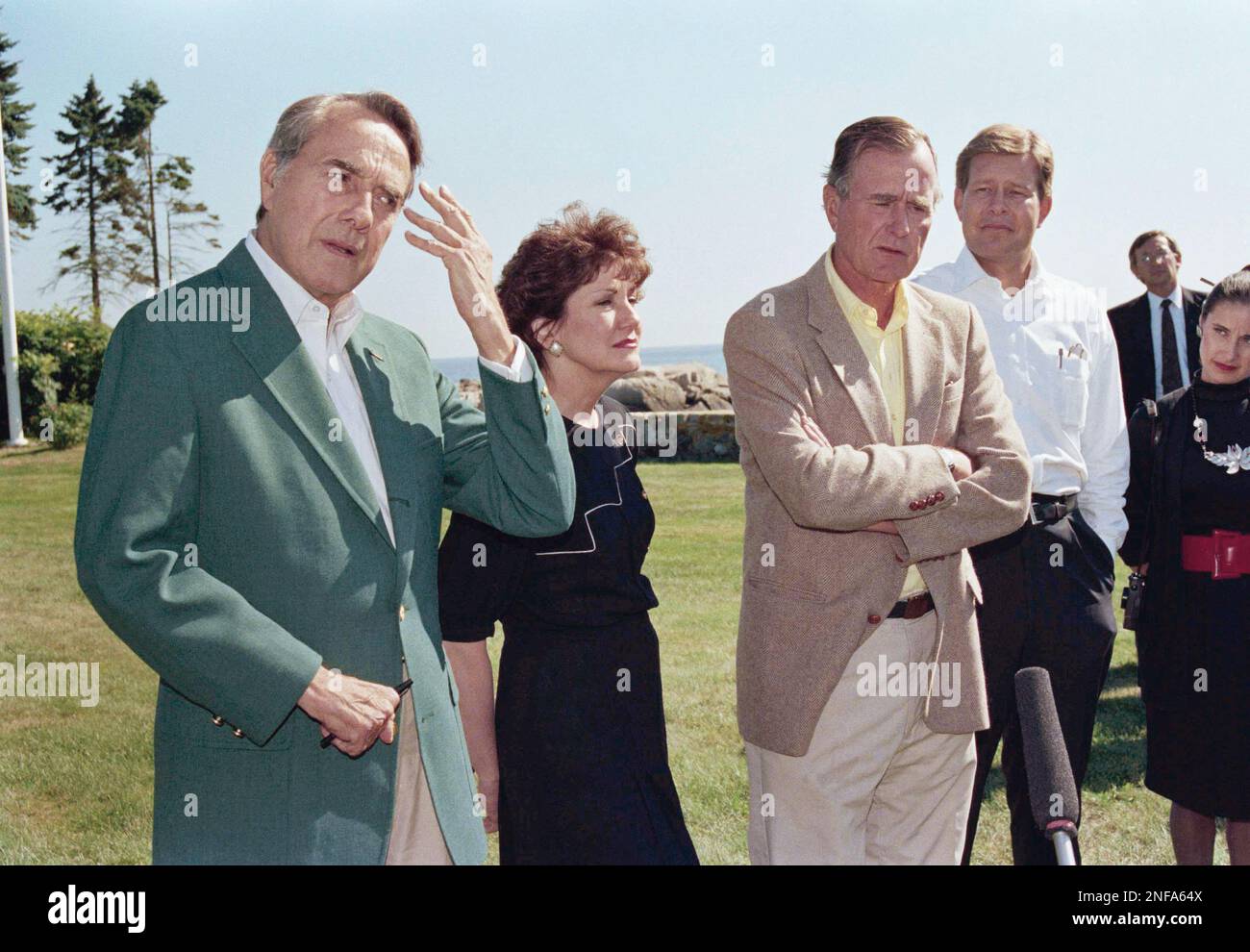 President George Bush is joined by, from left: Senate Minority Leader ...