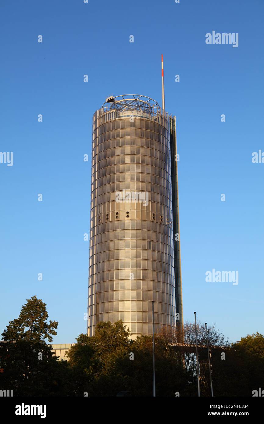ESSEN, 20. SEPTEMBER 2020: RWE Tower in Essen. Es ist der Hauptsitz von ...