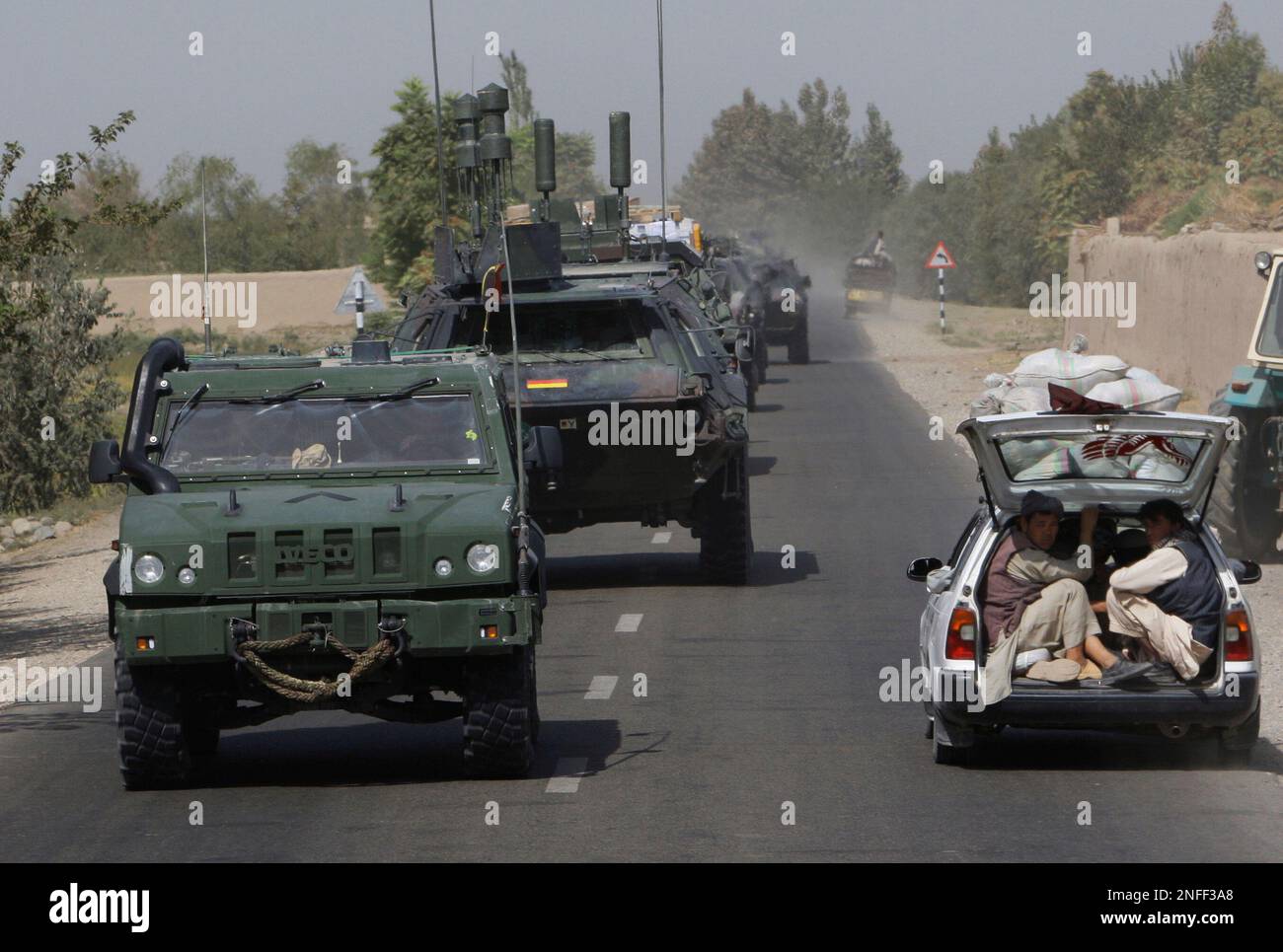 ISAF soldiers of the German Federal Armed Forces (Bundeswehr) and ...