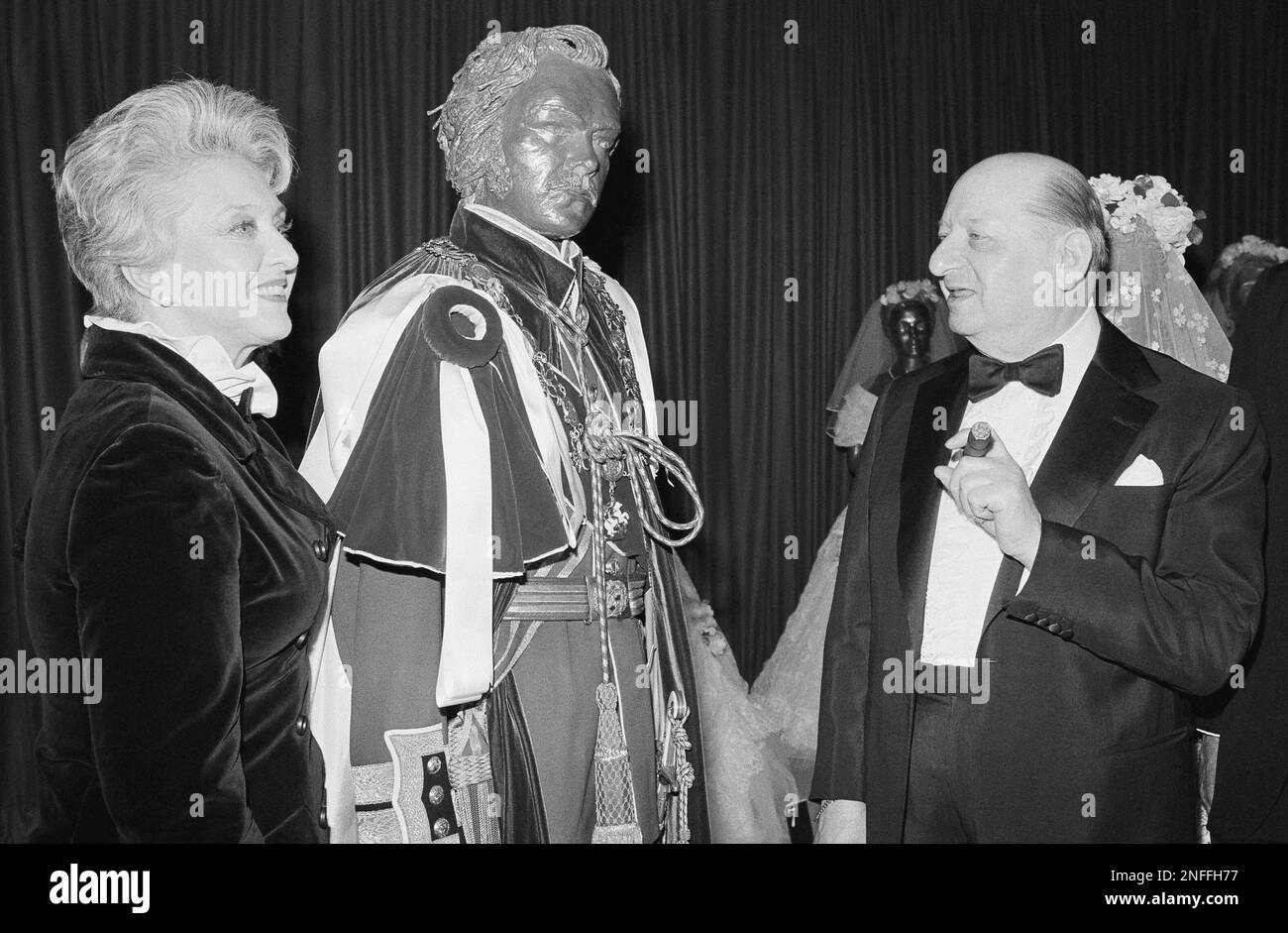 Lord Lew Grade, British TV and theater entrepreneur poses with actress ...