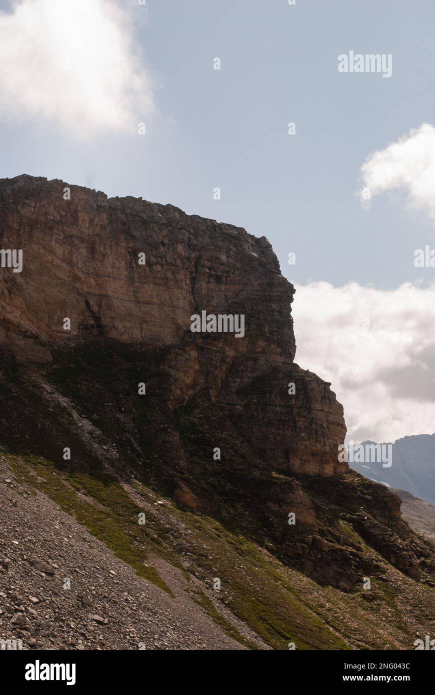 Steiniger hügel -Fotos und -Bildmaterial in hoher Auflösung – Alamy