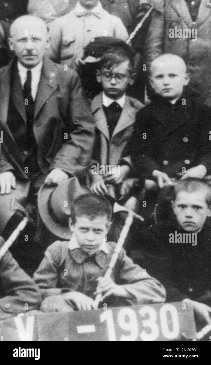 10-year-old Karol Wojtyla, first at right in the second row ...