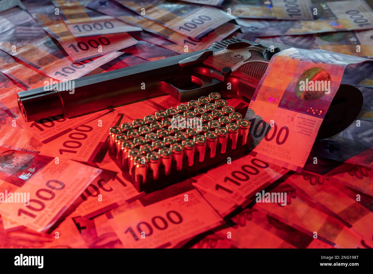 Elegante halbautomatische 9mm-Pistole mit Schweizer Helvetia-Symbol auf ...