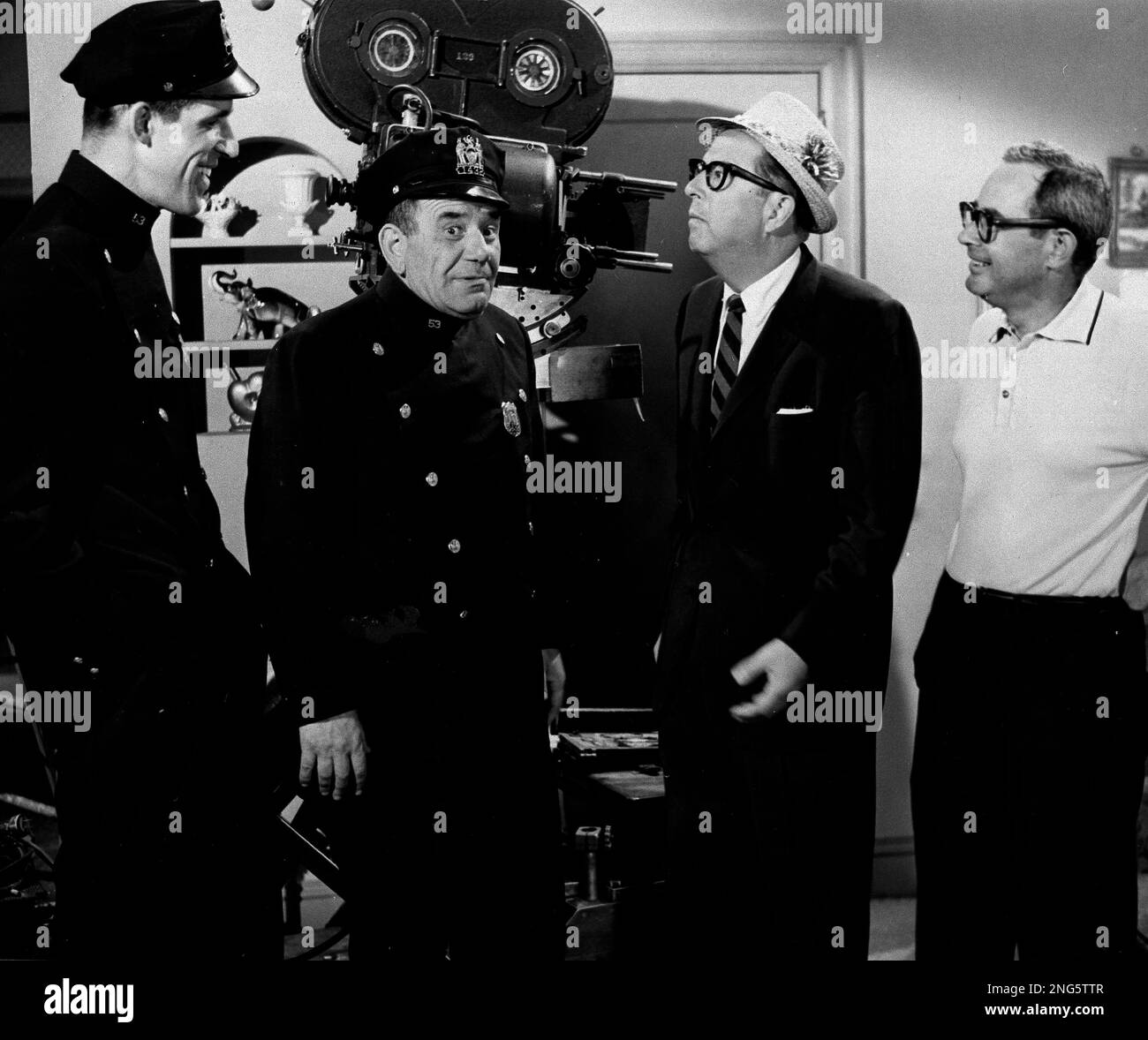 Left to right: Fred Gwynn as Officer Francis Muldoon and Joe E. Ross ...