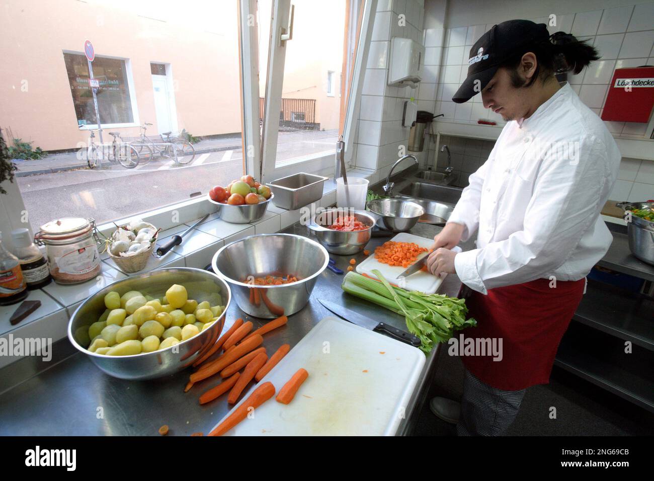 John Jeffrey Schilling, Azubi beim KOALA e.V. (Kooperation Arbeit ...