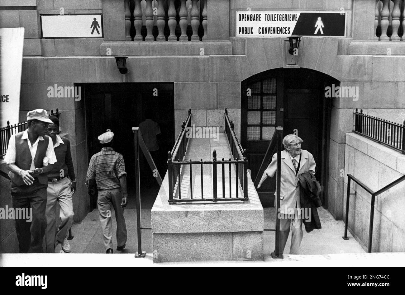 Despite the supposed dismantling of apartheid in downtown Johannesburg ...