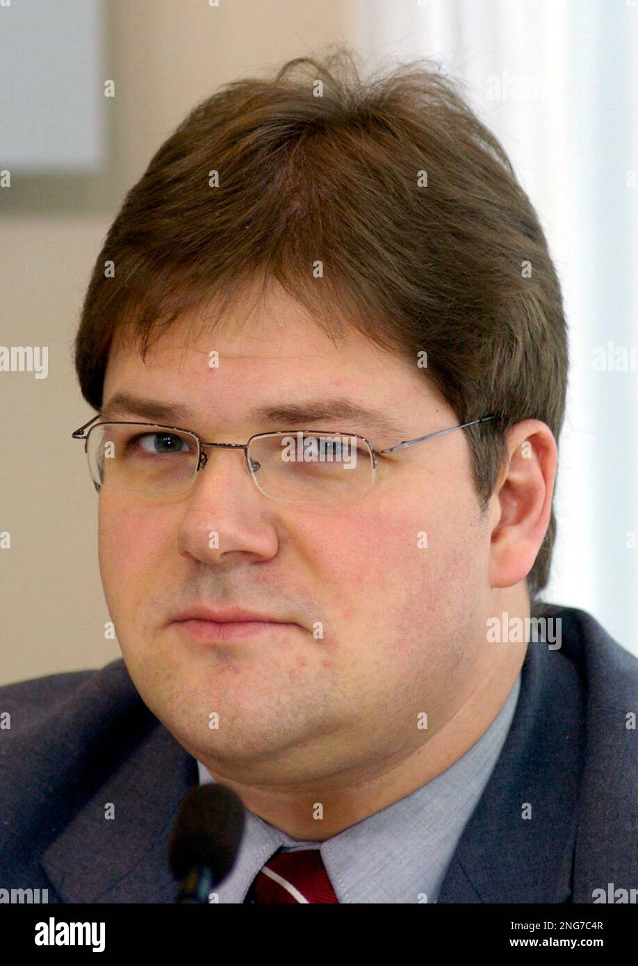 ** ARCHIV ** Holger Apfel, Fraktionsvorsitzender der NPD im ...