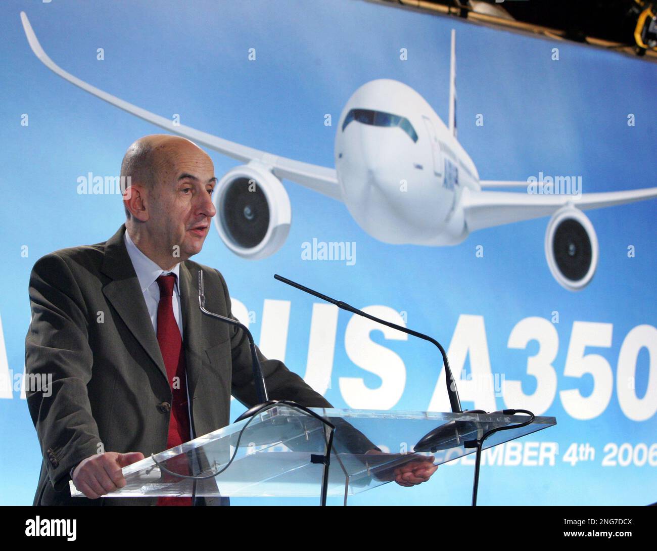 Airbus President and Chief Executive Louis Gallois delivers his speech ...
