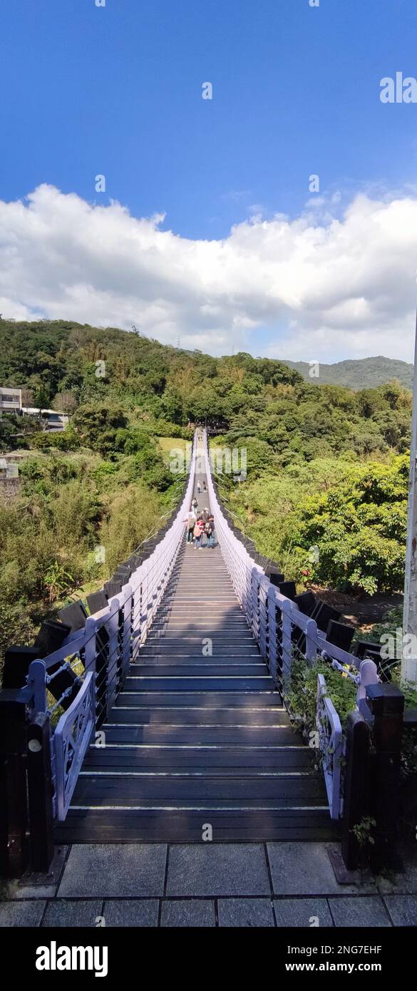Baishi Lake Suspension Bridge, Taipei City - 17. Februar 2023 : Baishi ...