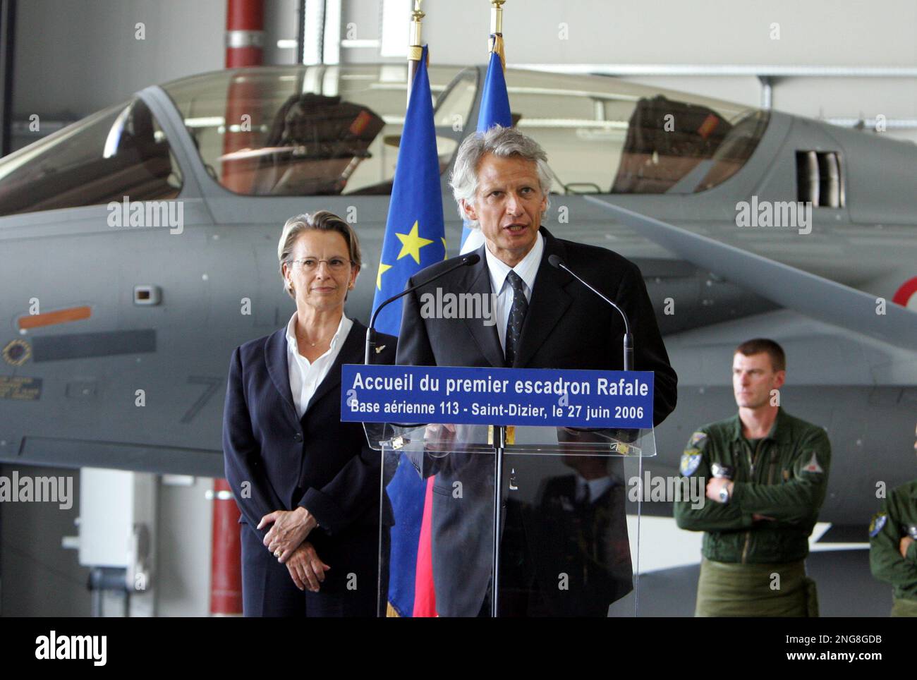French Prime Minister Dominique de Villepin, center, delivers his ...