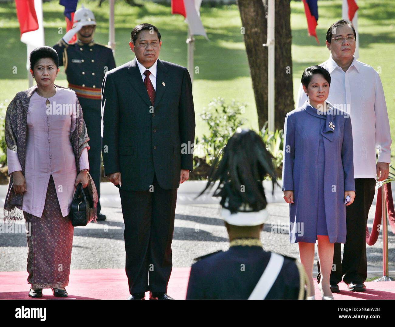 Visiting Indonesian President Susilo Bambang Yudhoyono, second from ...