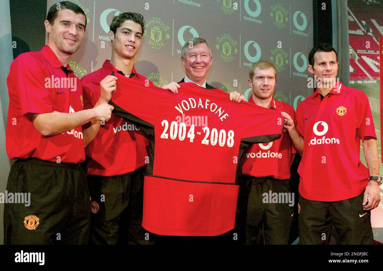 From left to right, Manchester United's captain Roy Keane, Cristiano ...