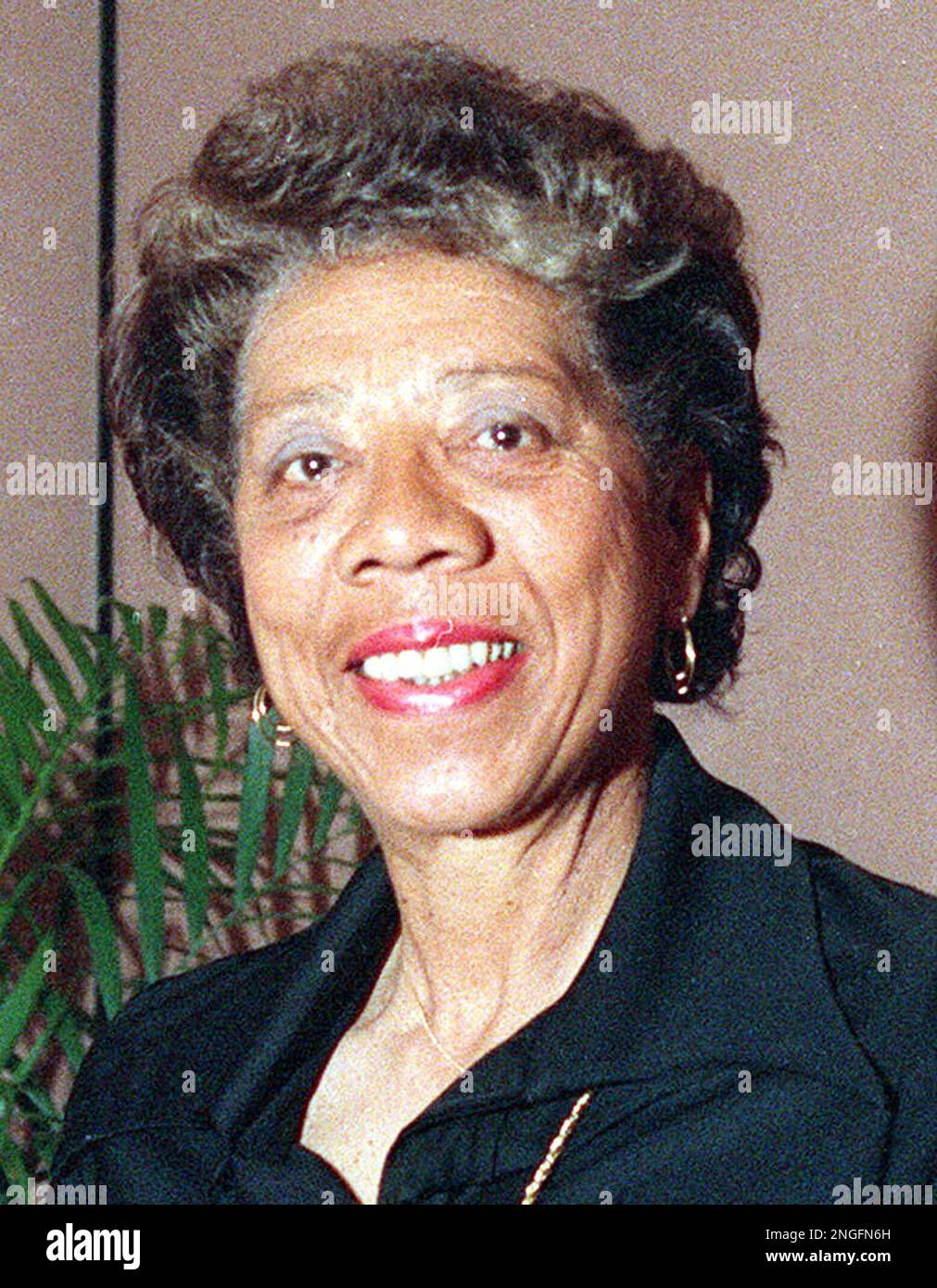 Althea Gibson, a sports pioneer who broke the color barrier in tennis ...