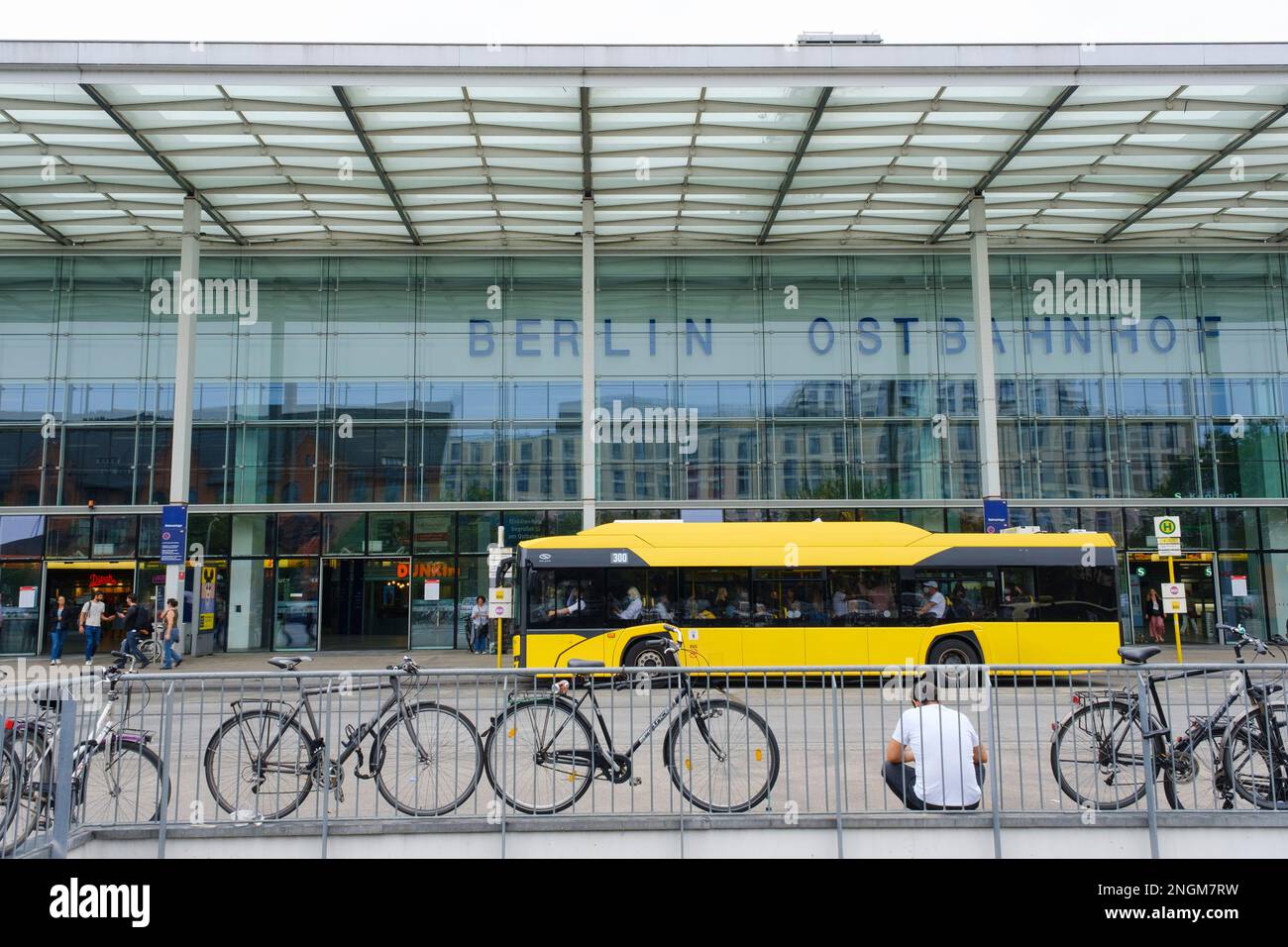 Berlin ostbahnhof station -Fotos und -Bildmaterial in hoher Auflösung ...