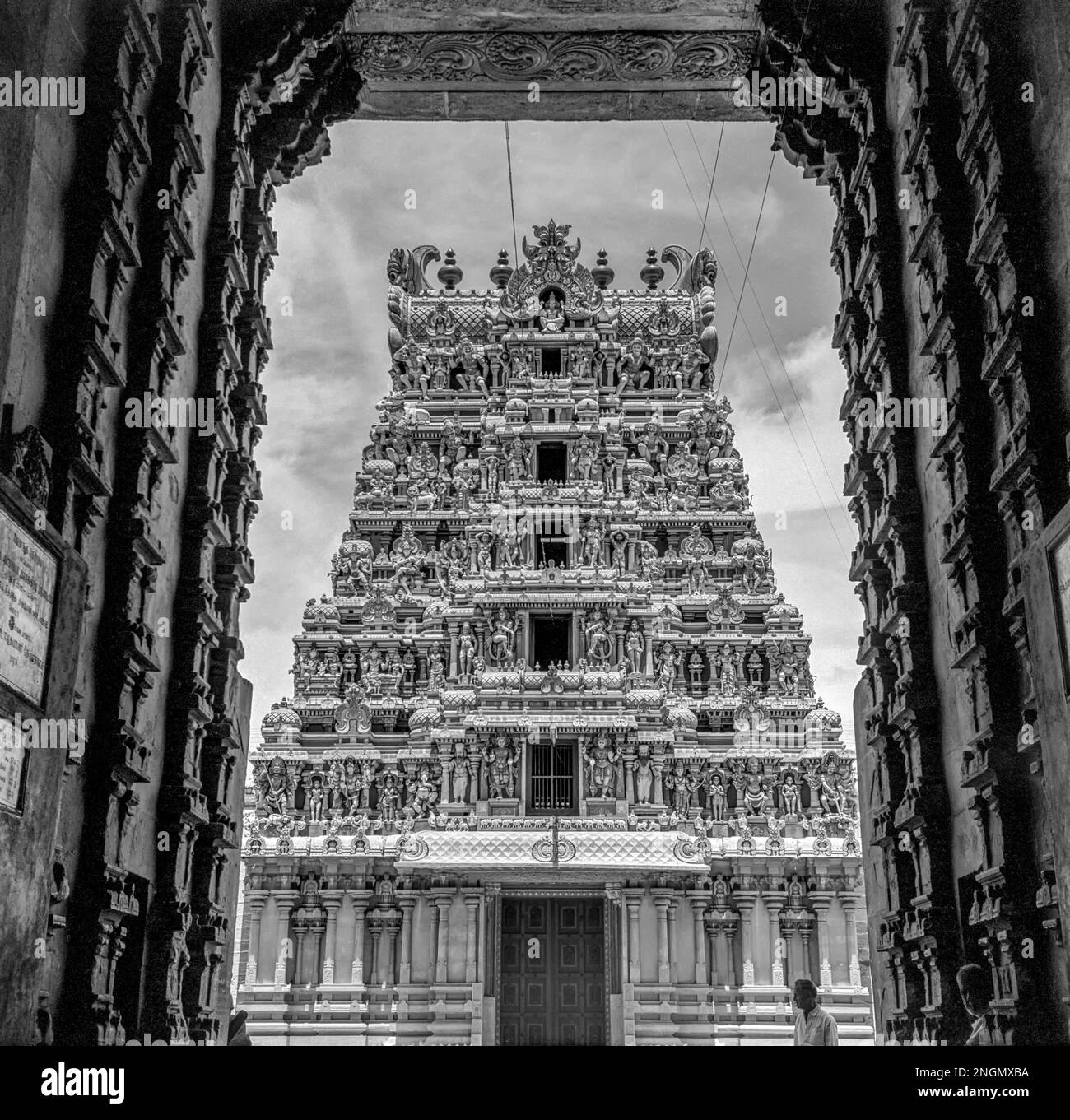 Madurai meenakshi amman temple Schwarzweiß-Stockfotos und -bilder - Alamy